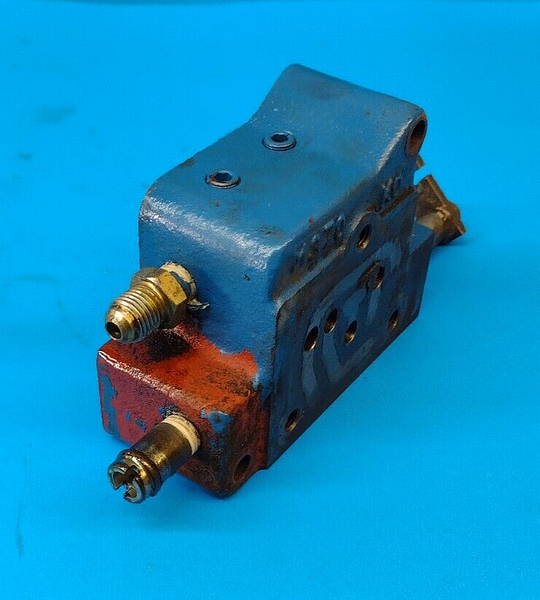 1999 New Holland 2120 HSS Shuttle Shifter Valve Block SN UV33167 ...