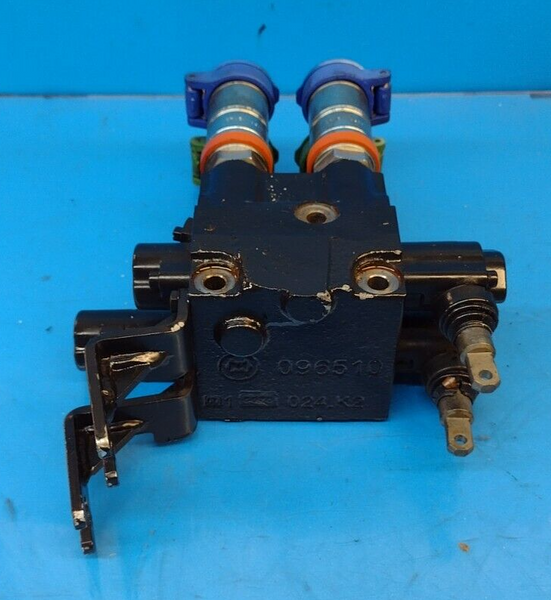 USED--CASE IH NEW HOLLAND DOUBLE REAR REMOTE VALVE ASSEMBLY 47829237 C ...